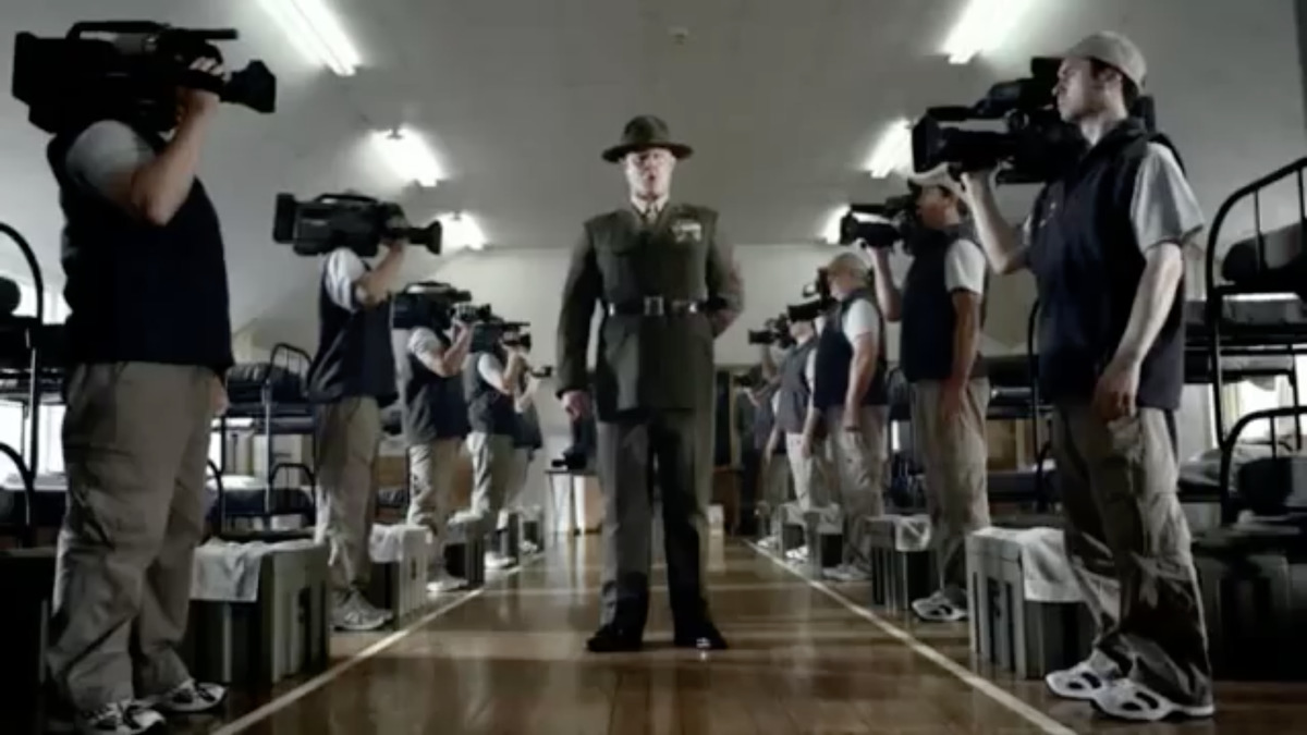 Videó: Így képzik a legjobb operatőröket – VÖLGYI ATTILA fotóriporter ...